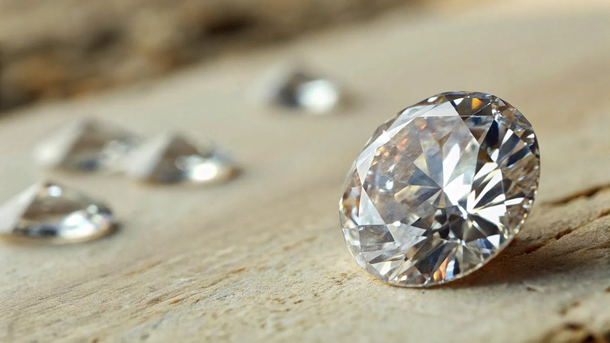 Does a Real Diamond Reflect Rainbow Colors? Discover the Truth Behind ...