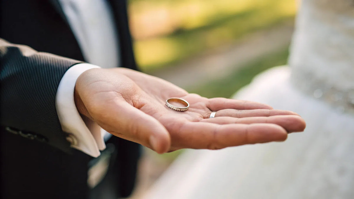 Are You Supposed to Take Off Your Wedding Ring? Understanding the When ...